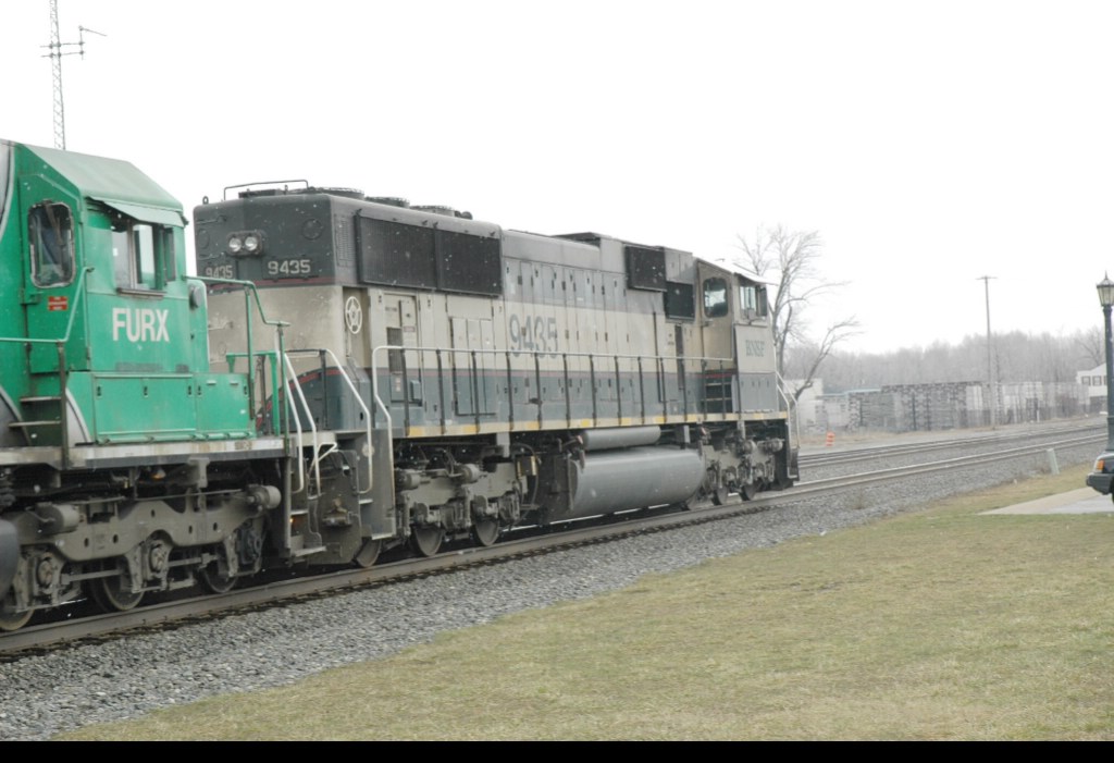 BNSF 9435, East on CSX